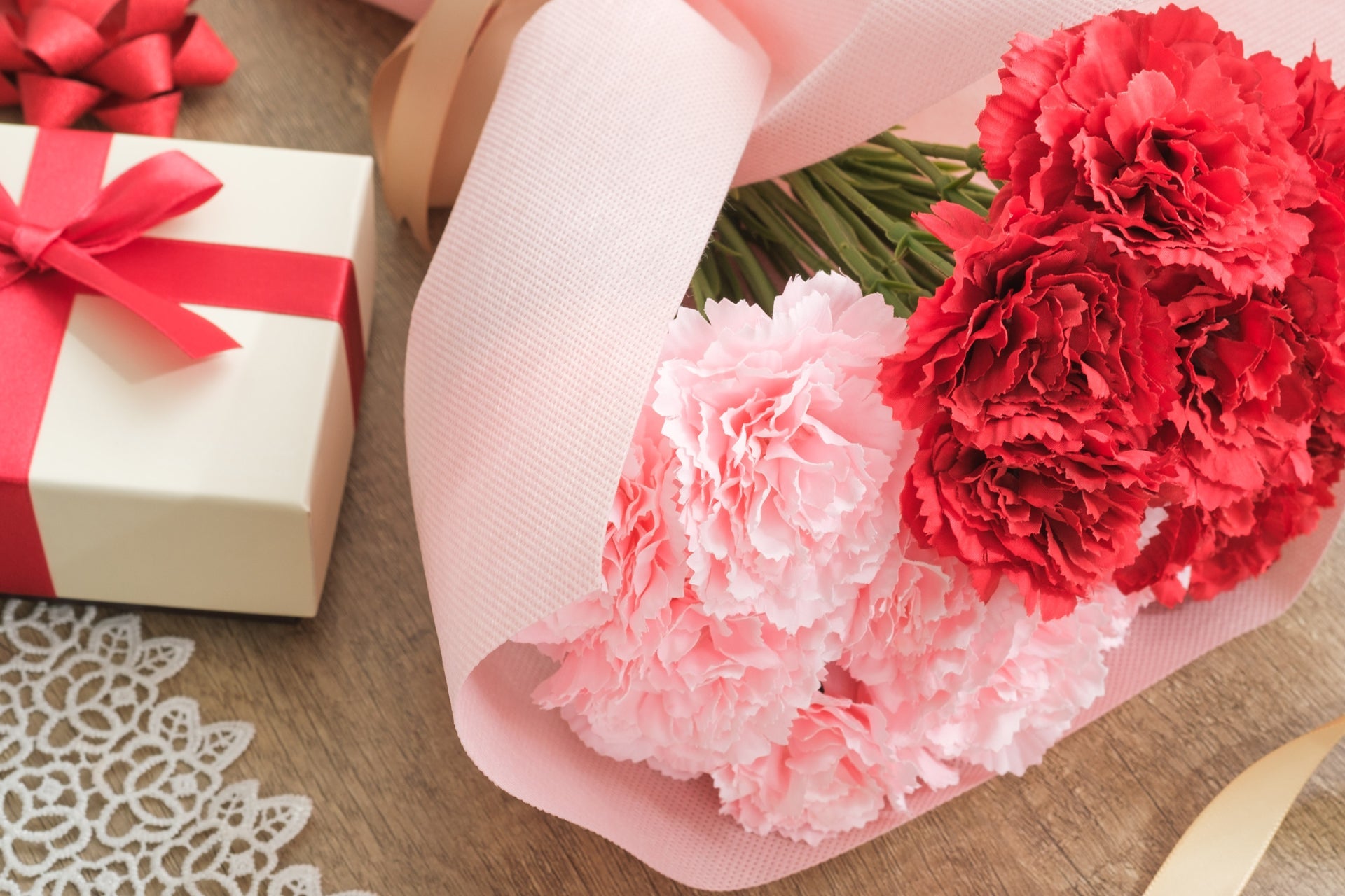 Carnations flowers in Ocean Springs, MS | Flowers By Karen Inc – Local ...